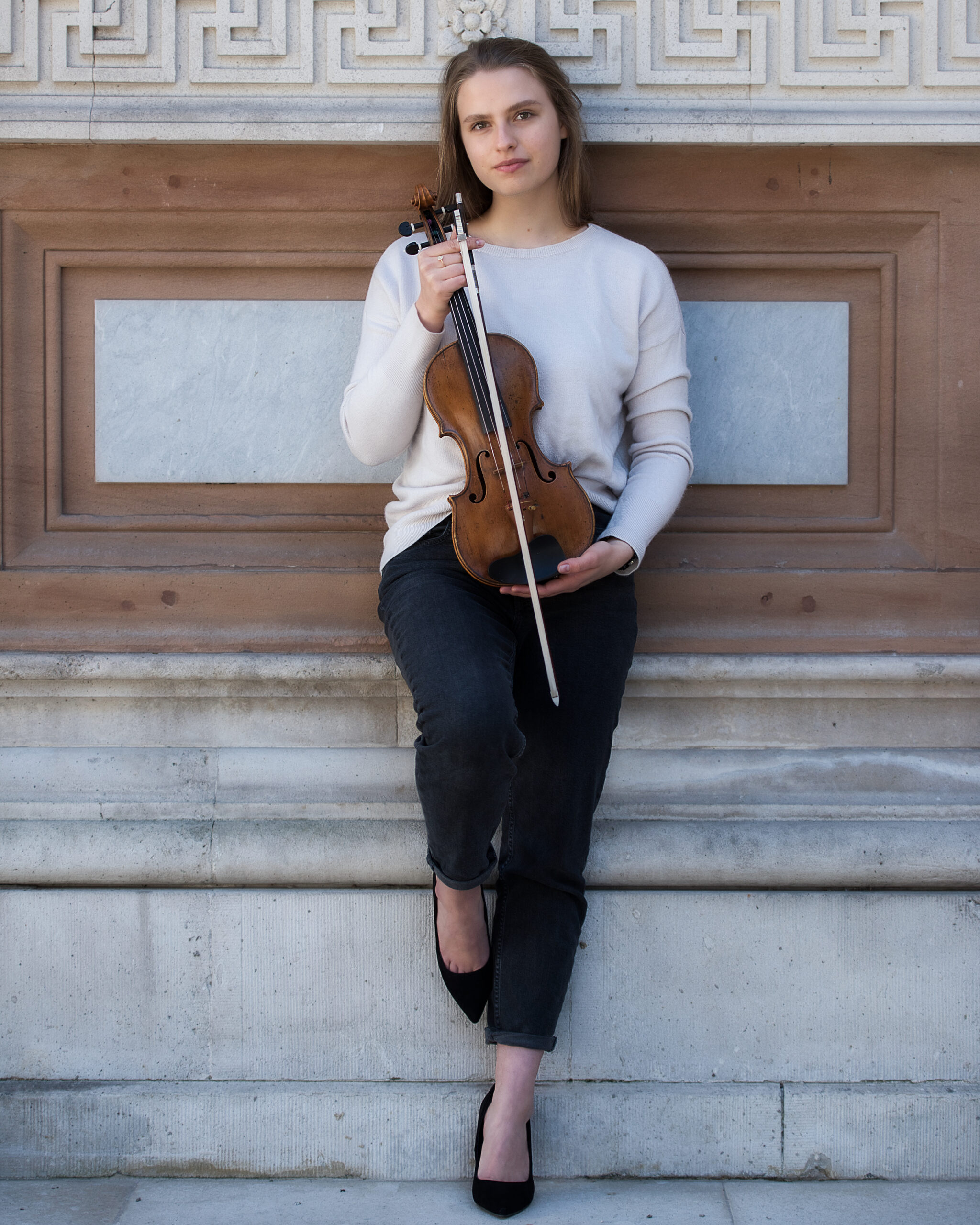 Mirjam Bartol, violinist - Mirjam Bartol
